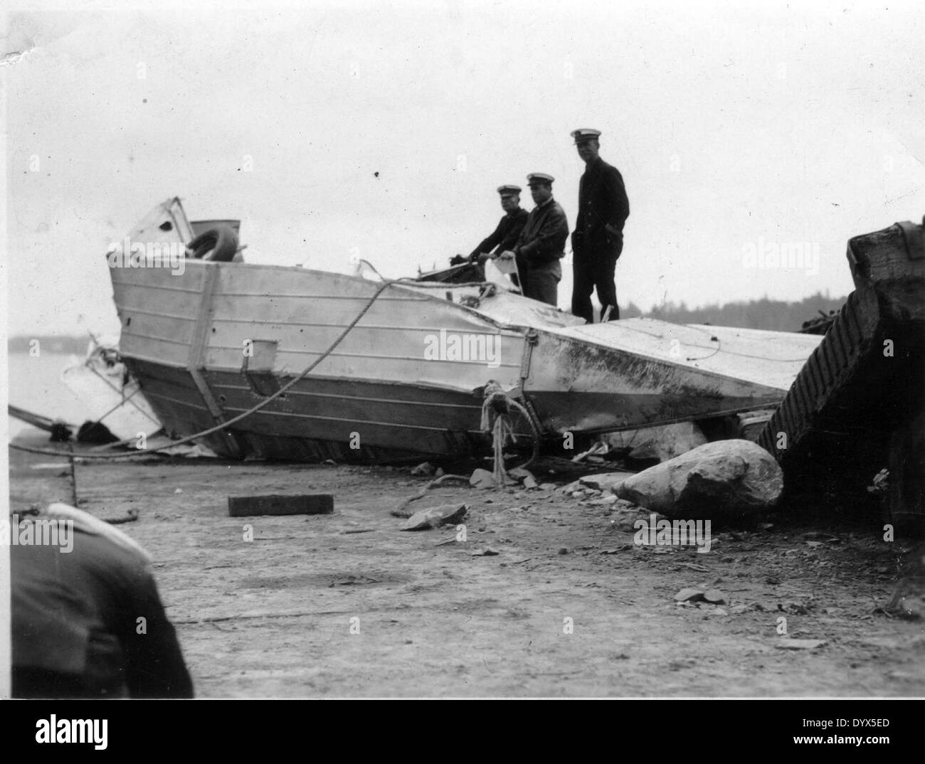 Airplane wrecked hi-res stock photography and images - Alamy