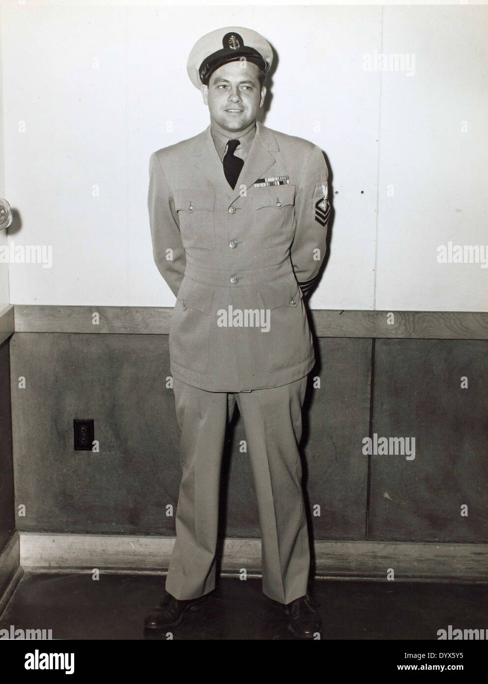 Naval officer 1950 hi-res stock photography and images - Alamy