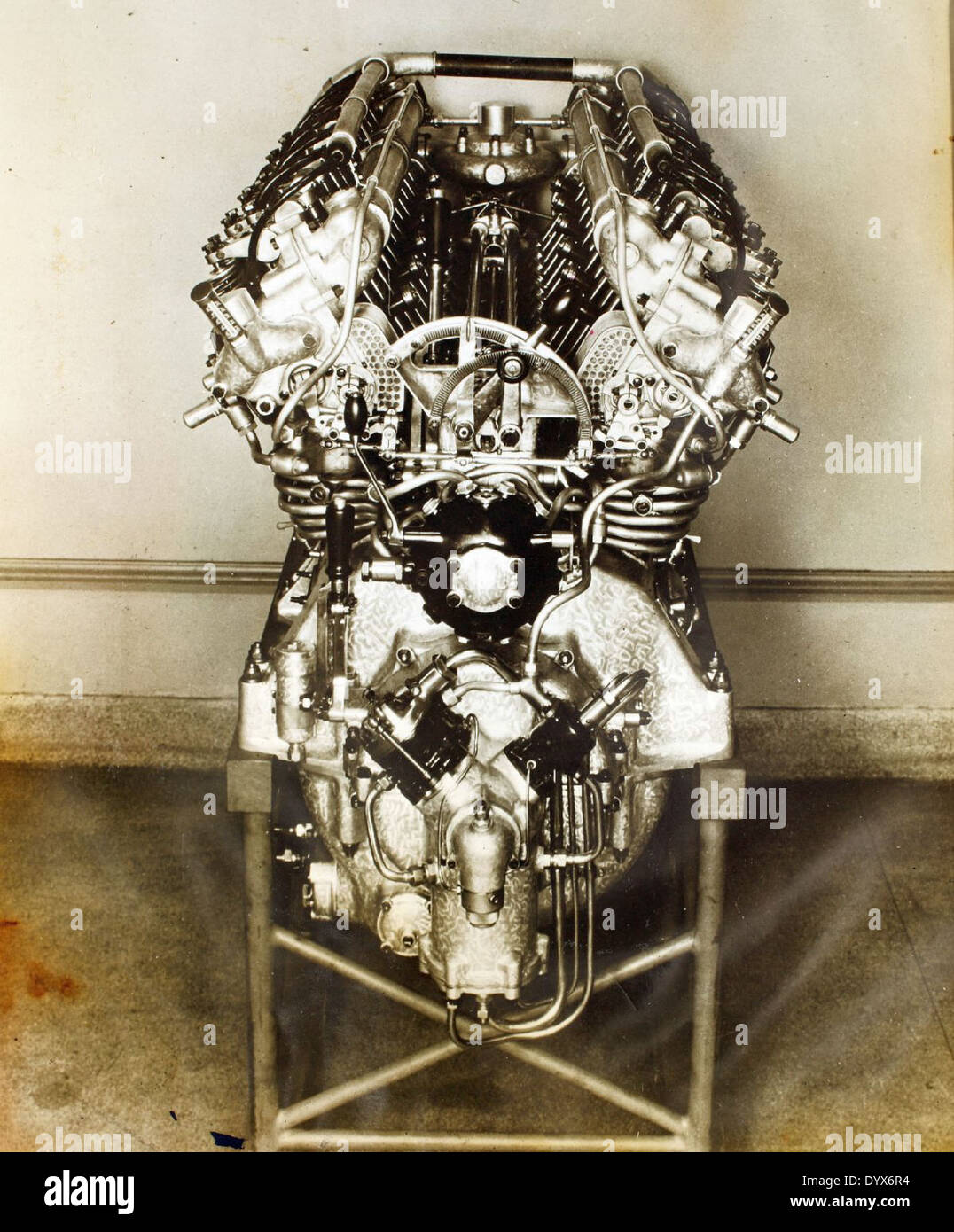 The Zeppelin Maybach VL-2 was a German airship engine used in the early ...