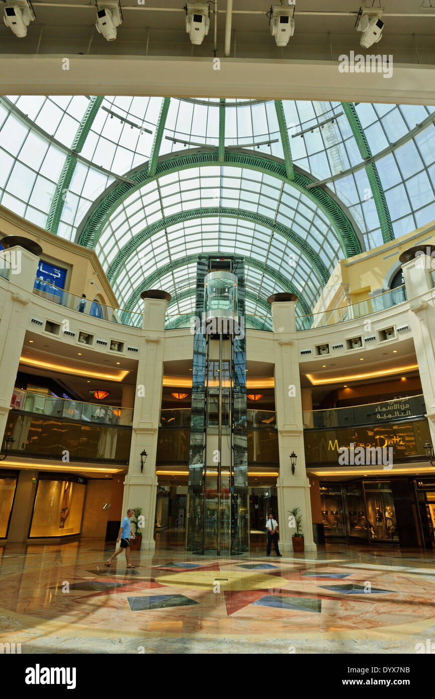 Mall of emirates dubai hi-res stock photography and images - Alamy