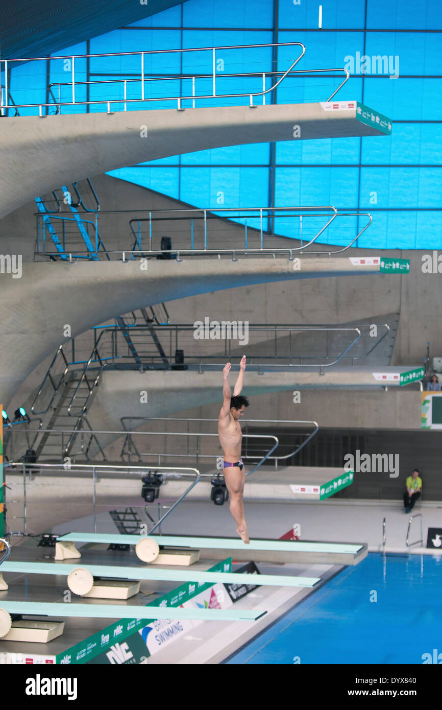 Diving 3m springboard men final hi-res stock photography and images - Alamy
