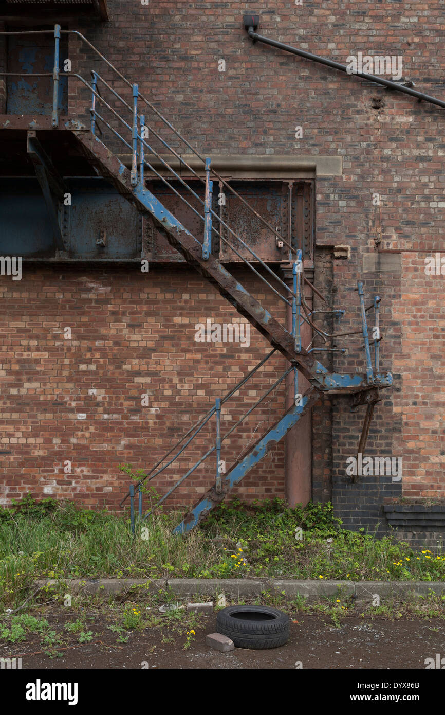 Stairs abandoned dilapidated building hi-res stock photography and ...