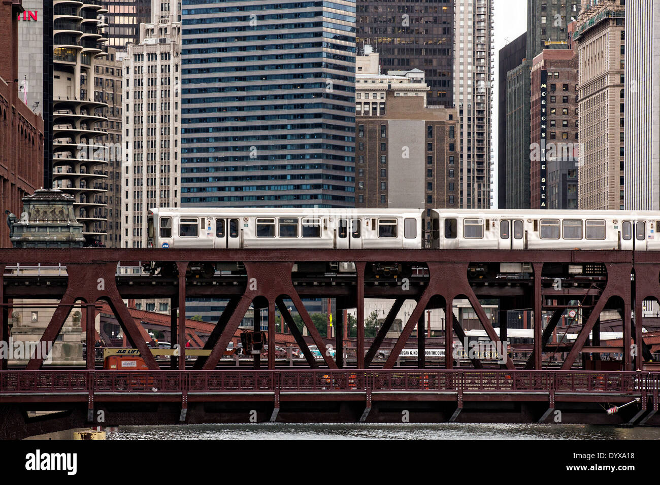 Cta elevated subway train hi-res stock photography and images - Alamy