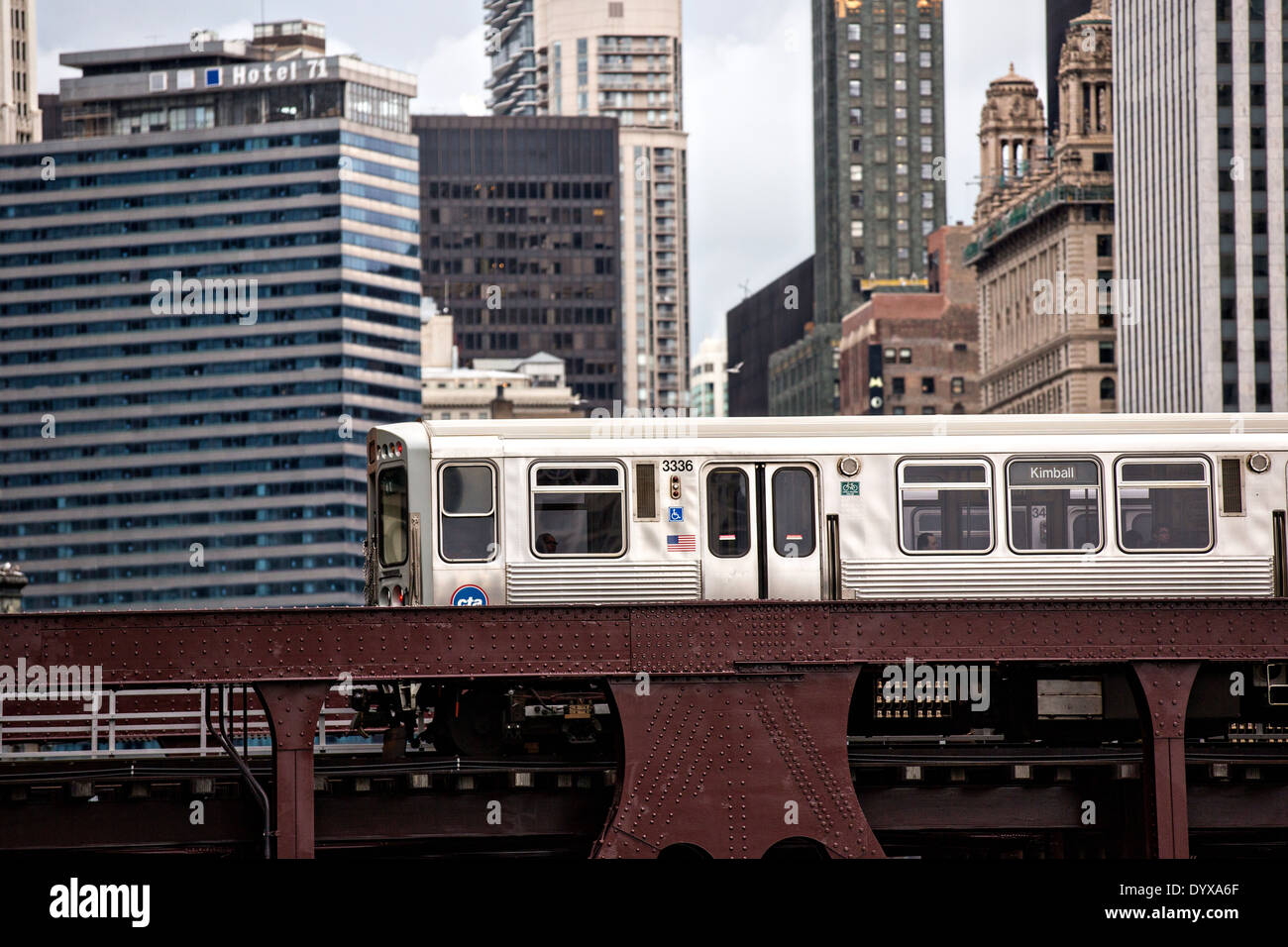 Commuter rail bridge chicago hi-res stock photography and images - Alamy