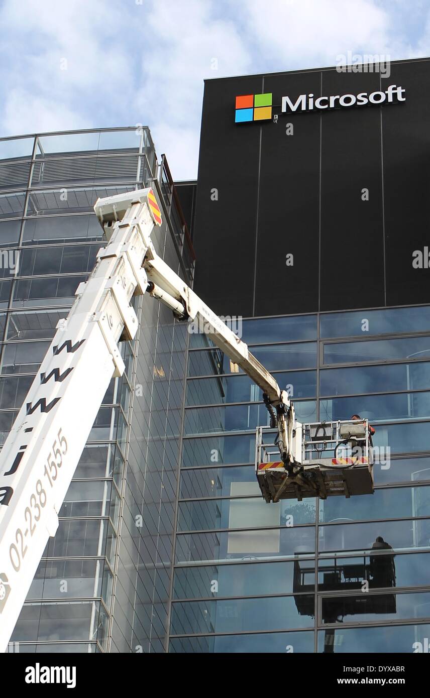 Lift logo hi-res stock photography and images - Alamy