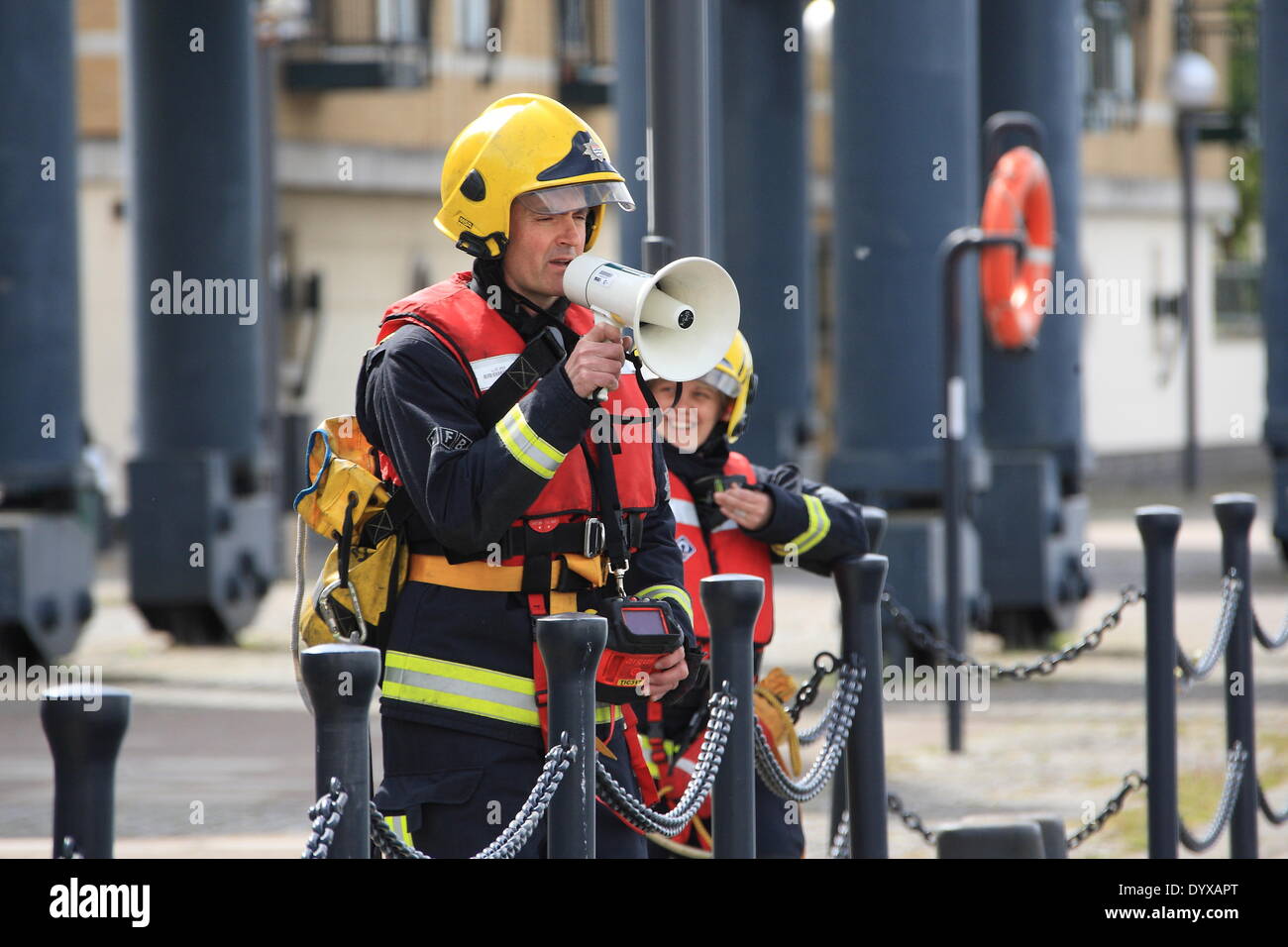 Ambulance triage hi-res stock photography and images - Alamy