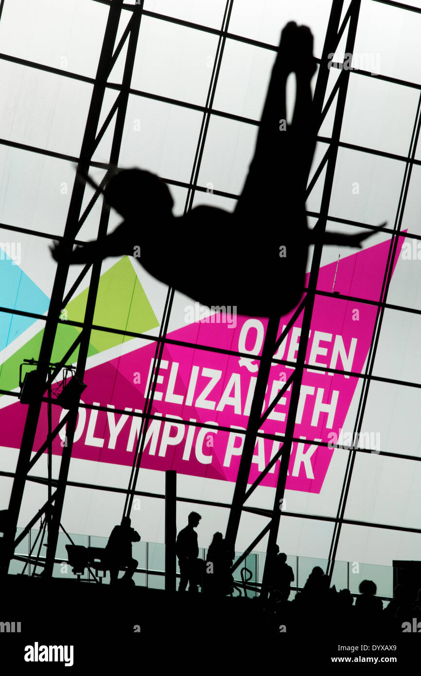 Diving 3m springboard women final hi-res stock photography and images ...