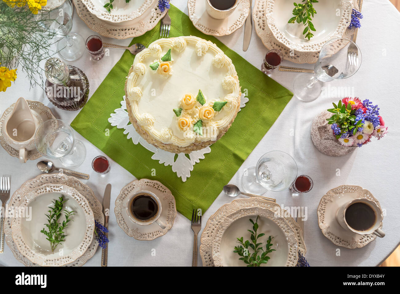 Four guests hi-res stock photography and images - Alamy