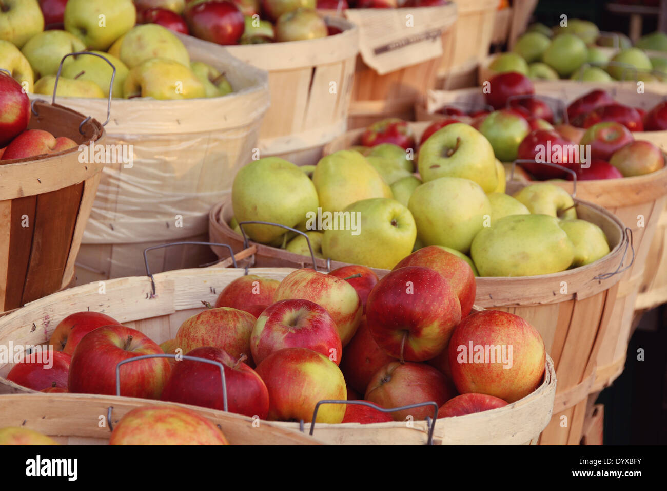 Apple barrel hi-res stock photography and images - Alamy