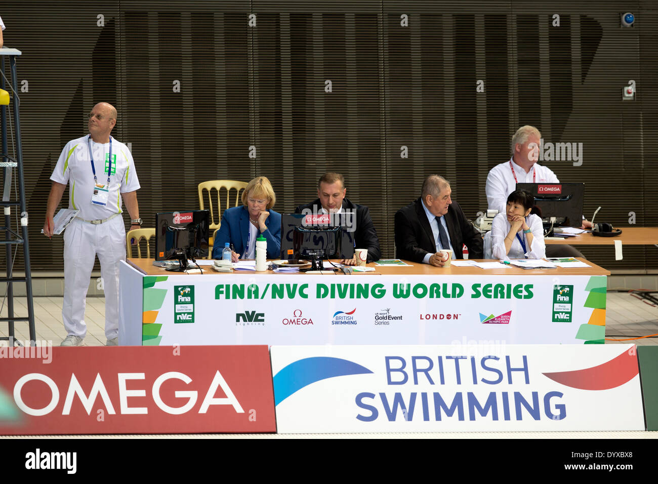 Diving olympic judges hi-res stock photography and images - Alamy