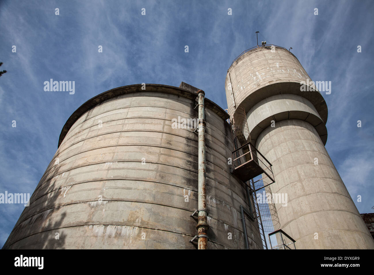 Concrete old water tank hi-res stock photography and images - Alamy