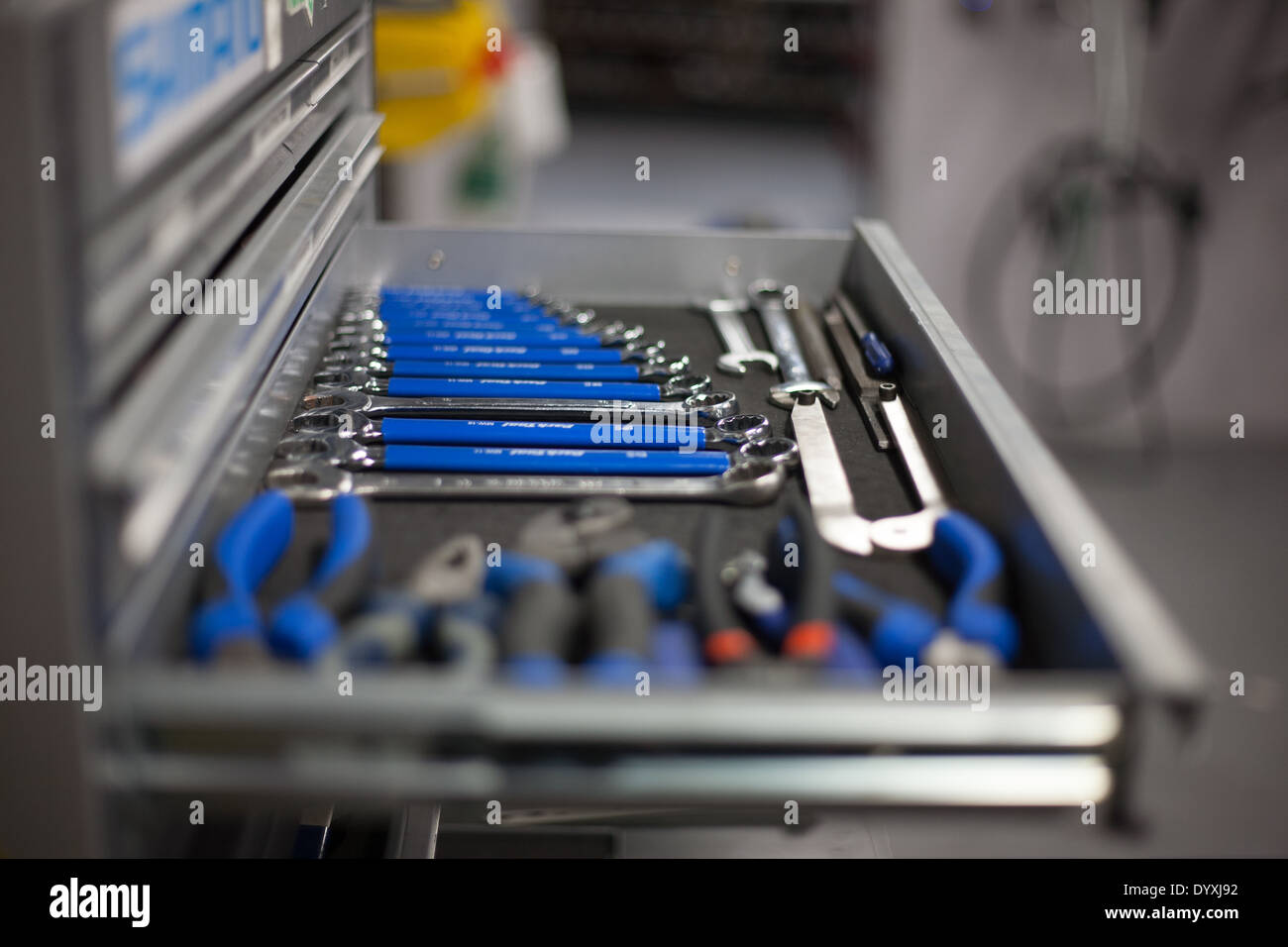 Tools neatly arranged in toolbox drawer Stock Photo - Alamy Tools neatly arranged in toolbox drawer Stock Photo - Alamy