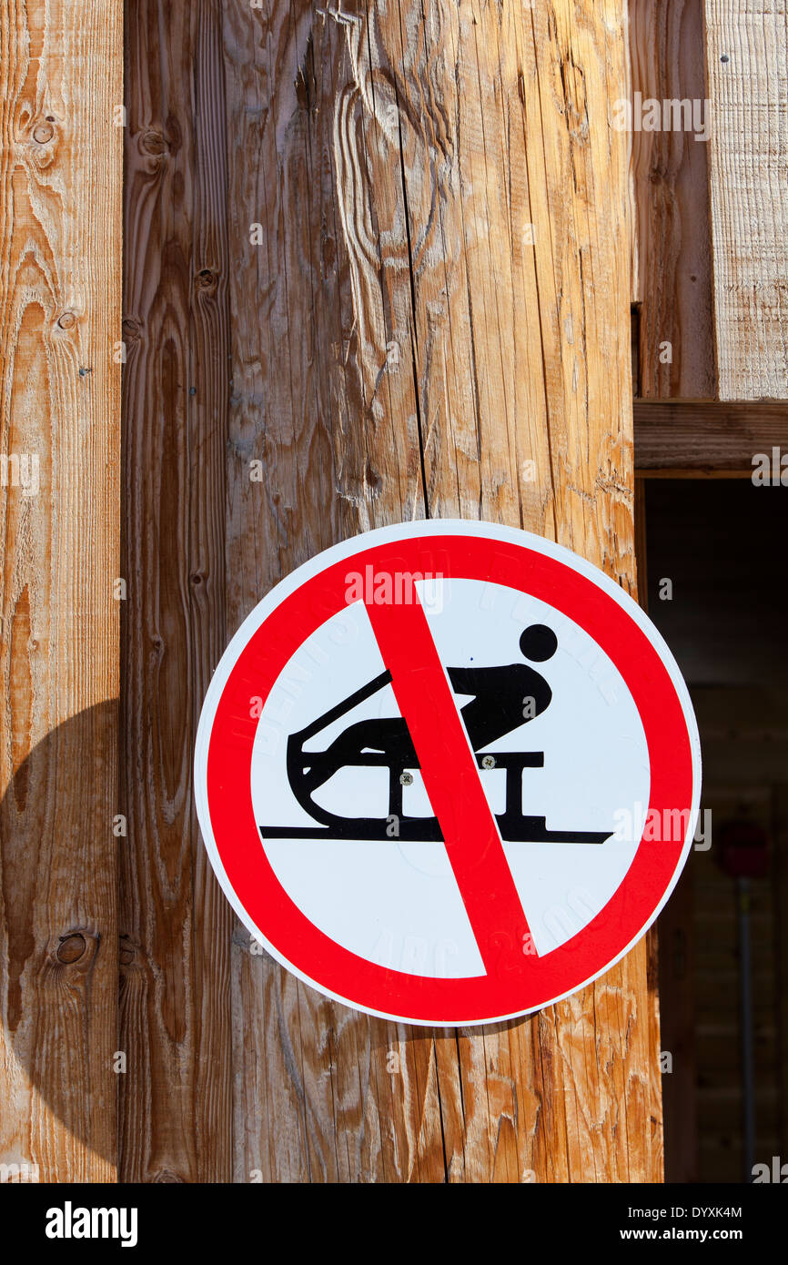 No tobogganing sign hi-res stock photography and images - Alamy