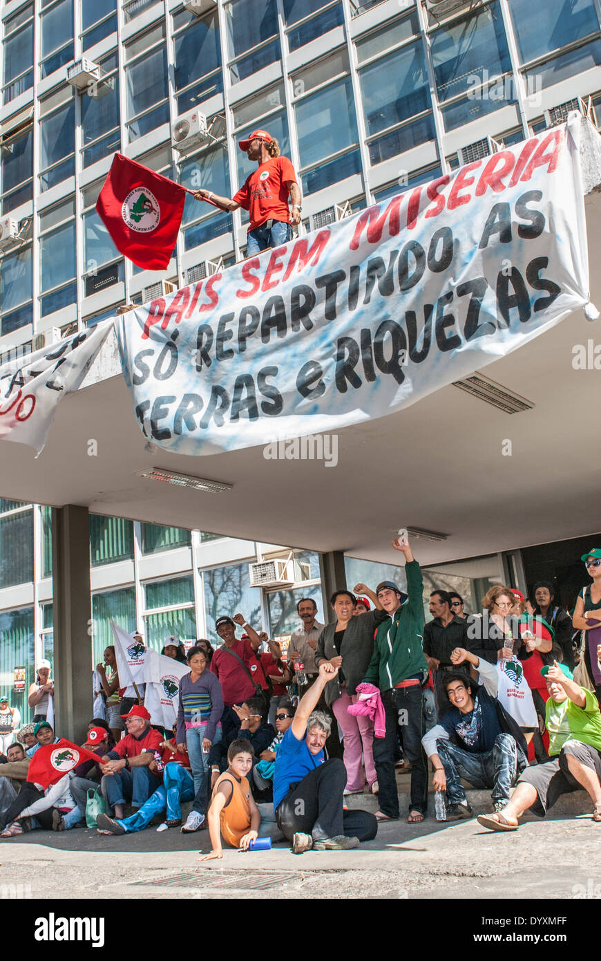 Brasilia, Brazil. Landless Sem Terra Via Campesina protest in Brasilia ...