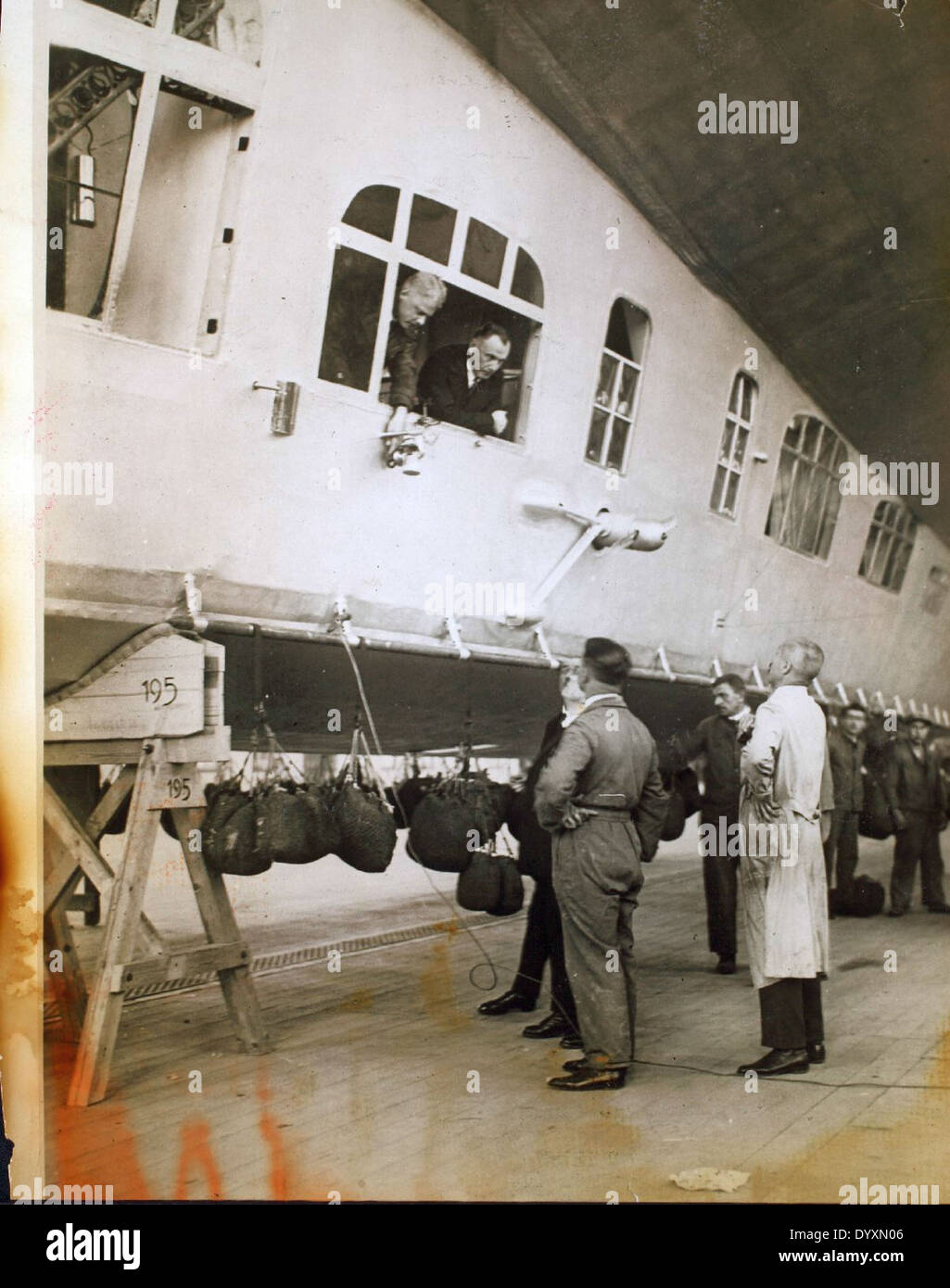 Zeppelin lz127 graf zeppelin hi-res stock photography and images - Alamy