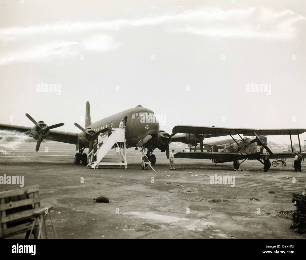 Douglas C 54 Skymaster High Resolution Stock Photography and Images - Alamy