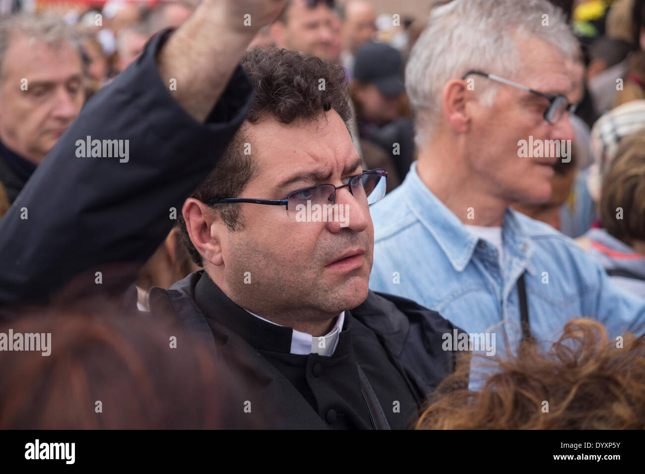 Christian priest rome hi-res stock photography and images - Alamy