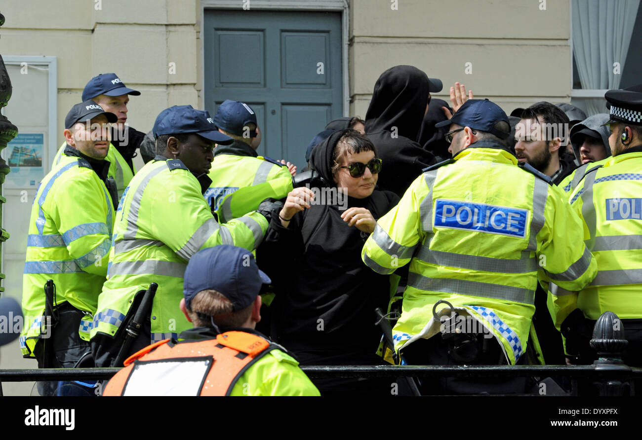 Brighton, UK. 27th Apr, 2014. Police clash with anti fascist protesters ...