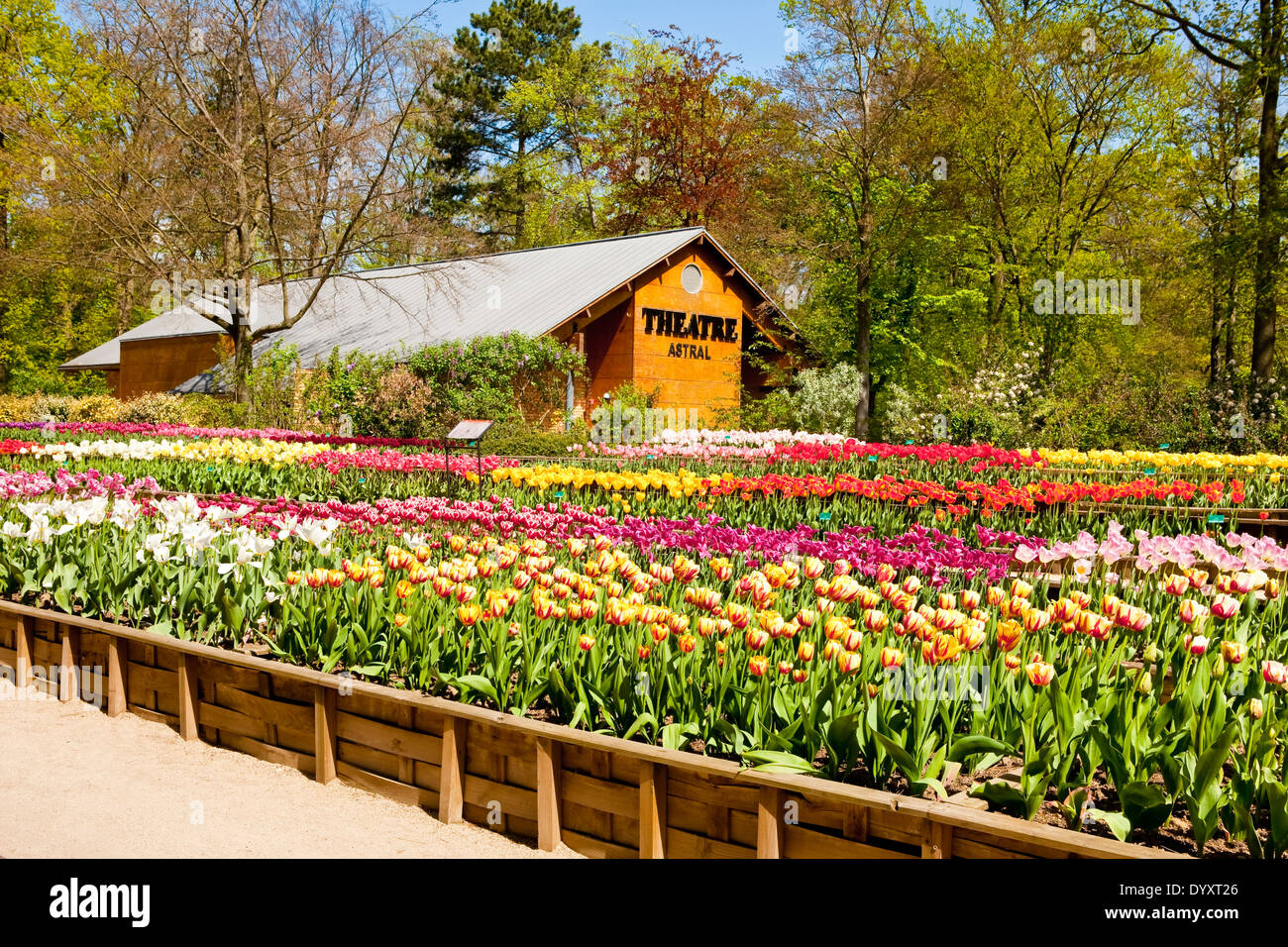 Field near paris hi-res stock photography and images - Alamy
