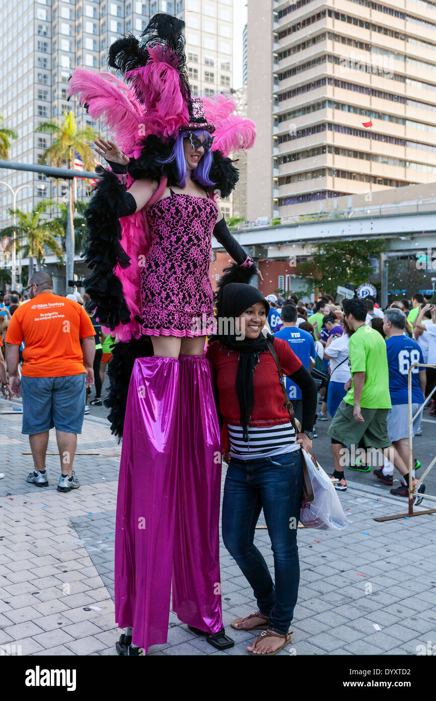 Stilt walker hi-res stock photography and images - Alamy