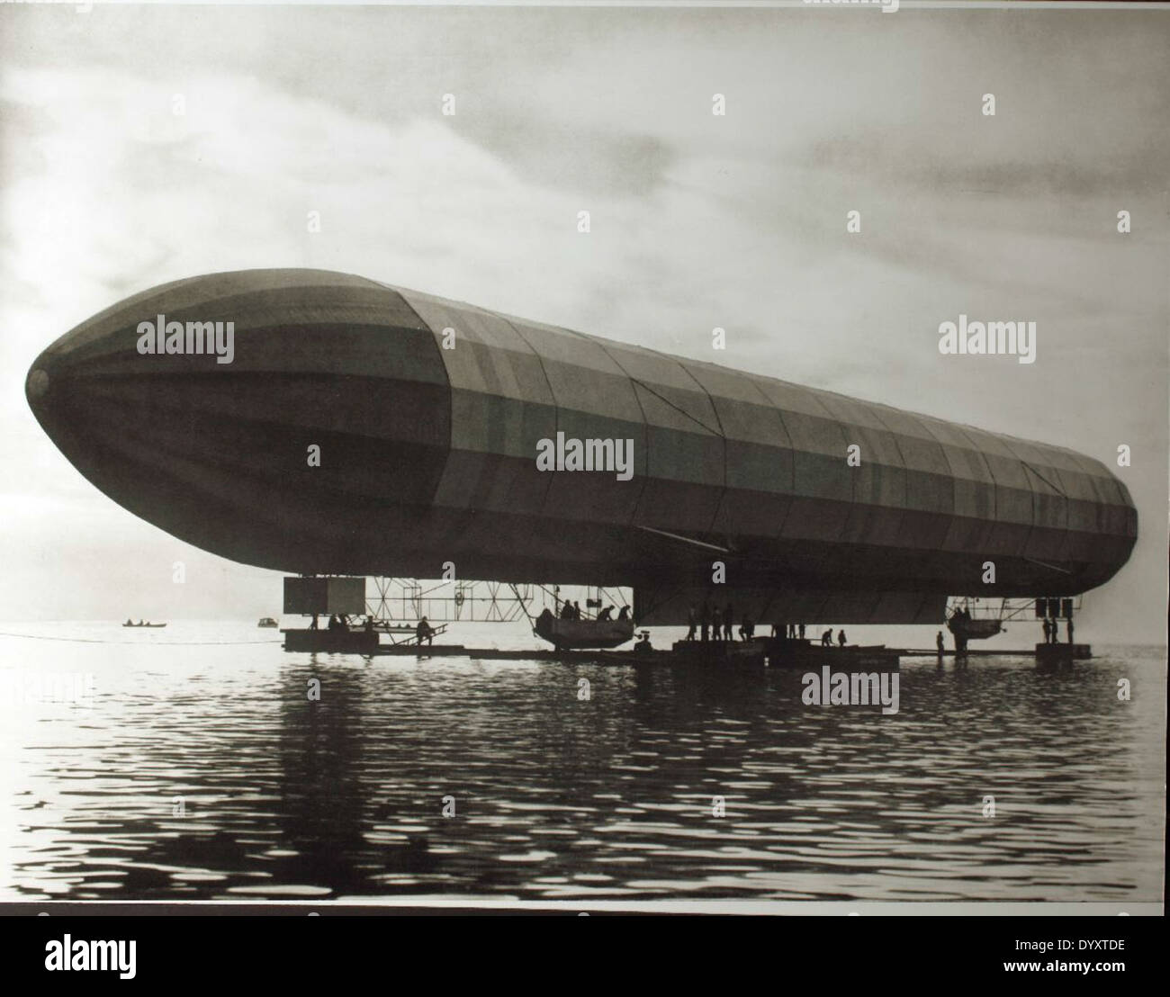 Lz 2 hi-res stock photography and images - Alamy