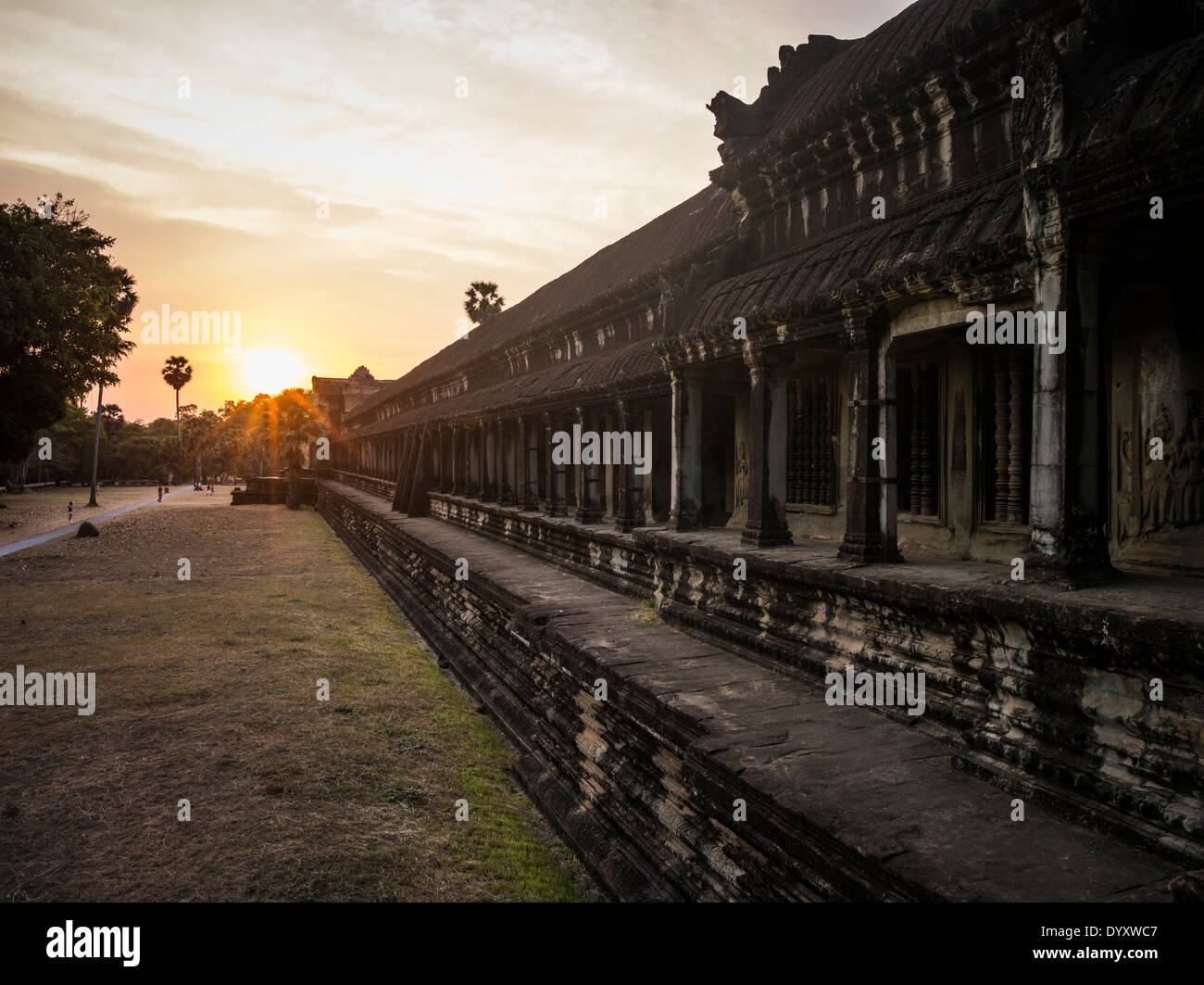 Angkor wat sunset hi-res stock photography and images - Alamy