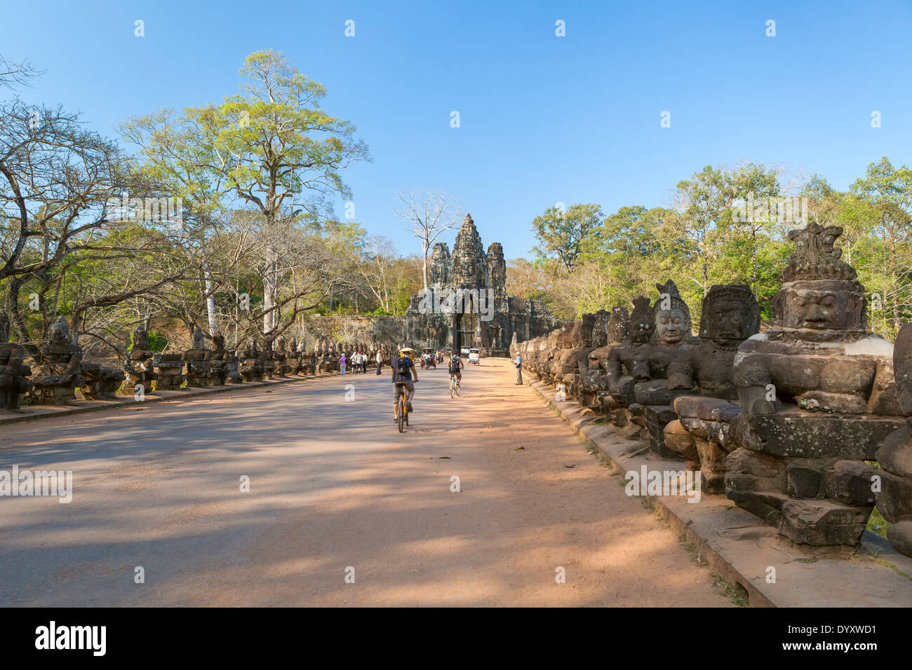 Gate entrance to angkor thom hi-res stock photography and images - Alamy