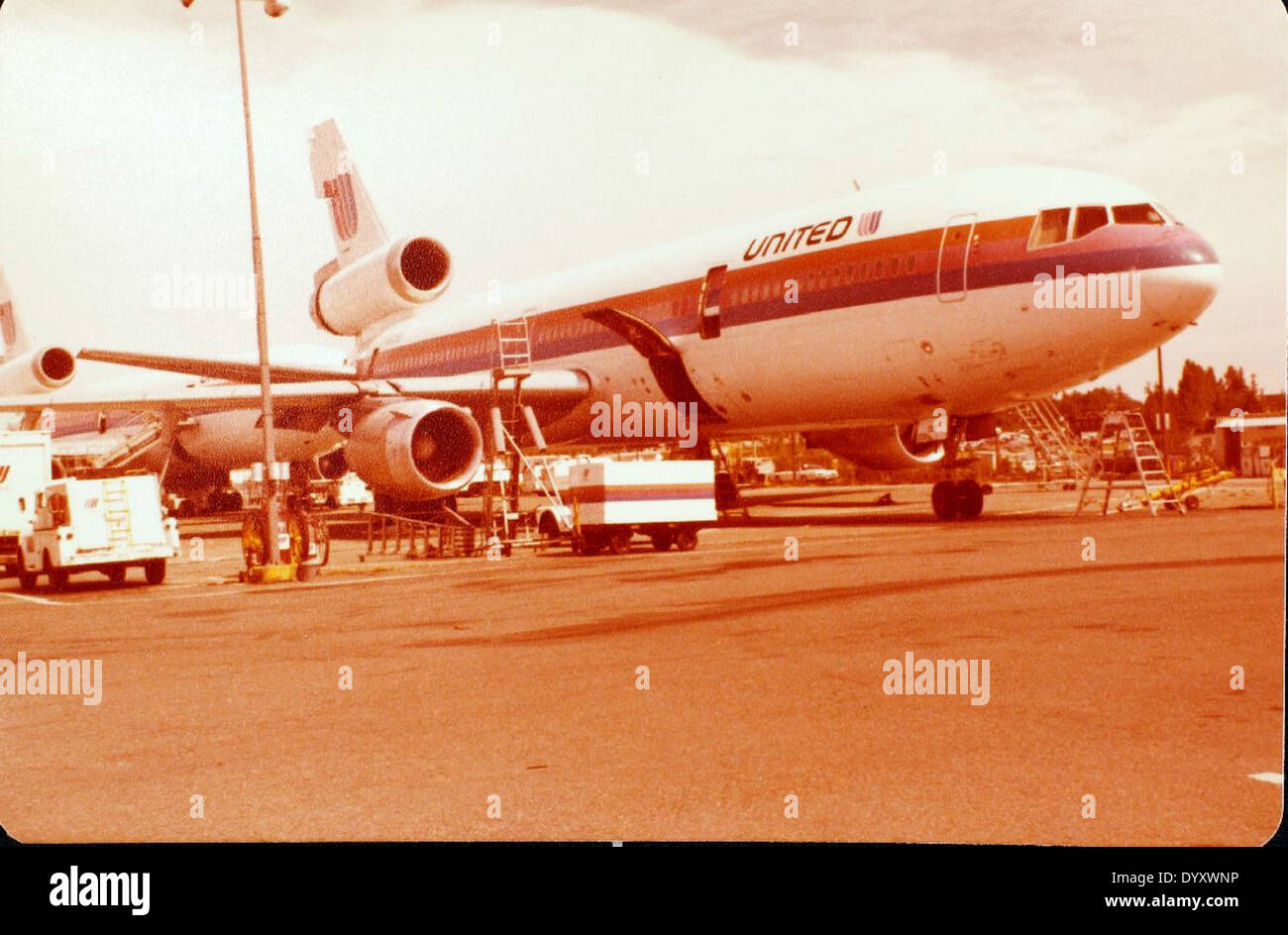 The Douglas DC-10, a trijet airliner manufactured by McDonnell Douglas ...
