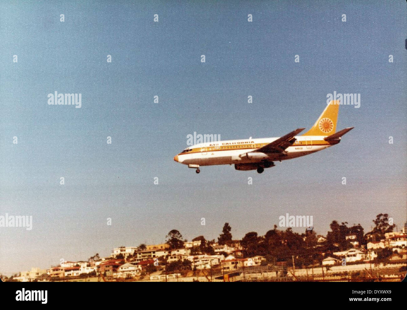 Boeing 737 200 hi-res stock photography and images - Alamy