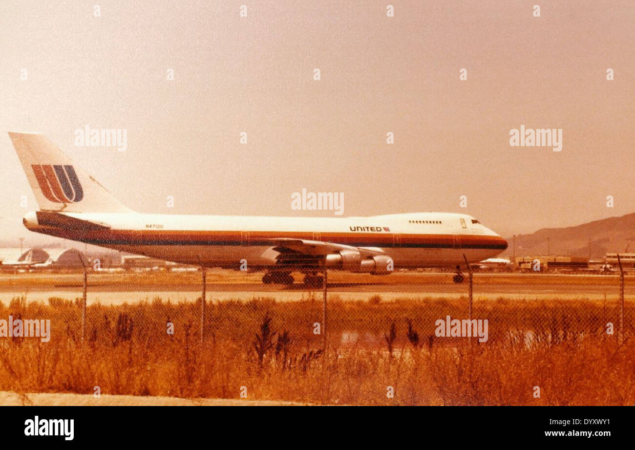 The Boeing 747-200, a variant of the iconic Jumbo Jet, revolutionized ...