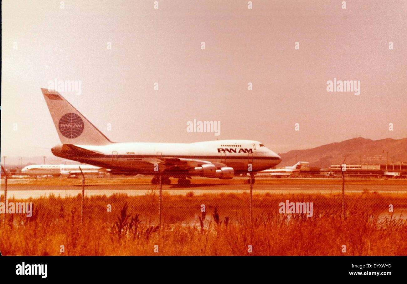 Boeing 747sp hi-res stock photography and images - Alamy