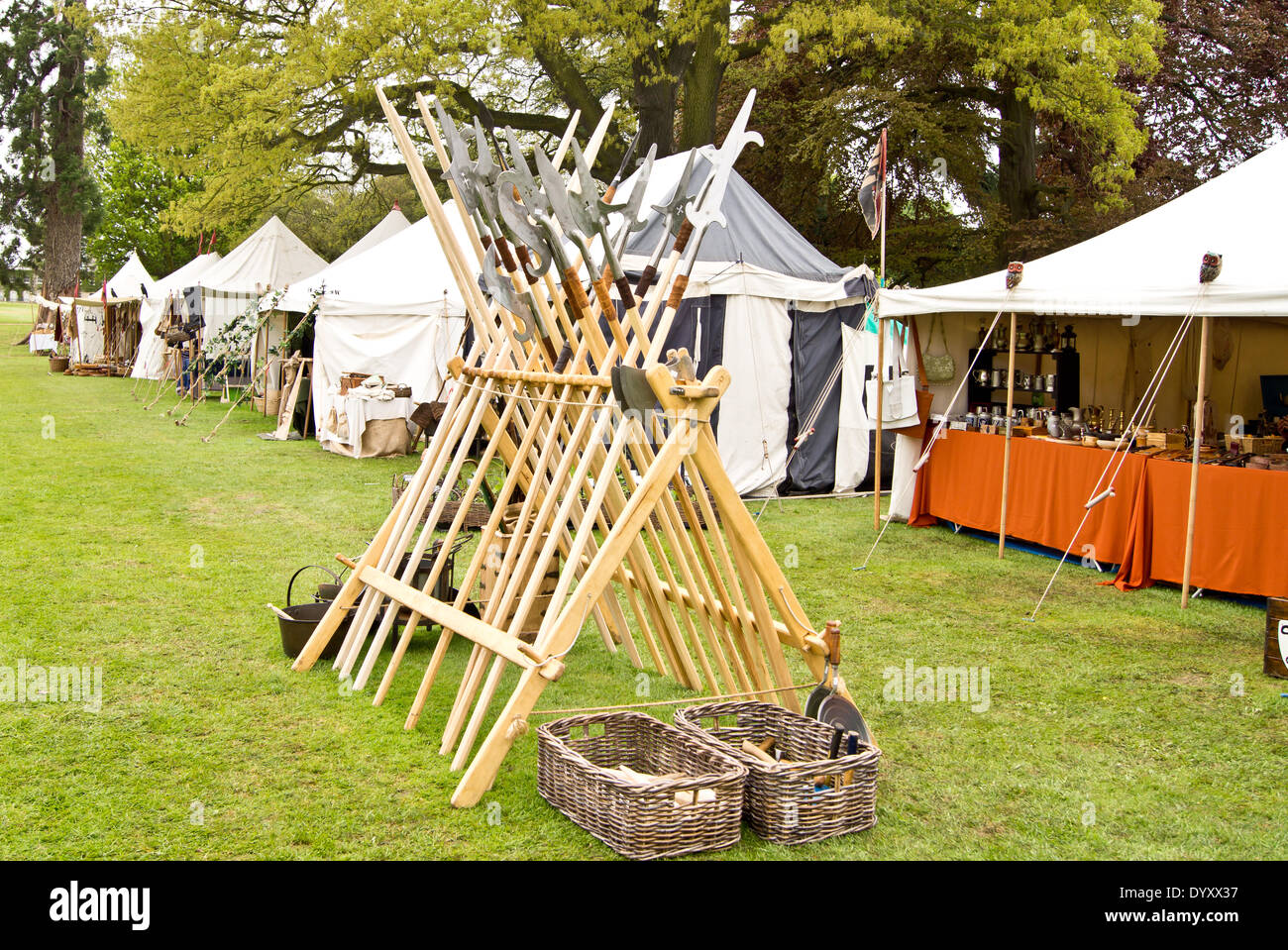 Medieval weapons hi-res stock photography and images - Alamy