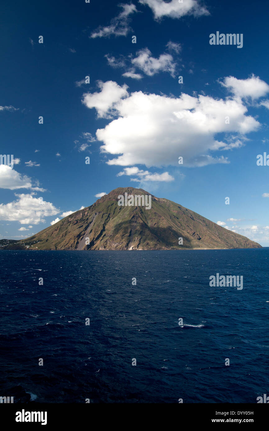 Stromboli view hi-res stock photography and images - Alamy