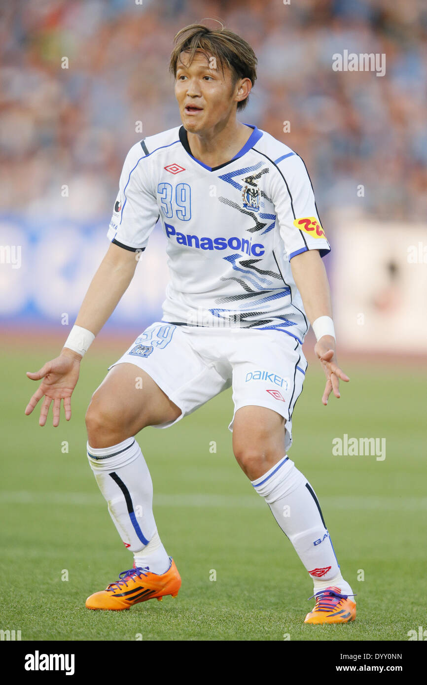 Todoroki Stadium, Kanagawa, Japan. 26th Apr, 2014. Takashi Usami (Gamba ...