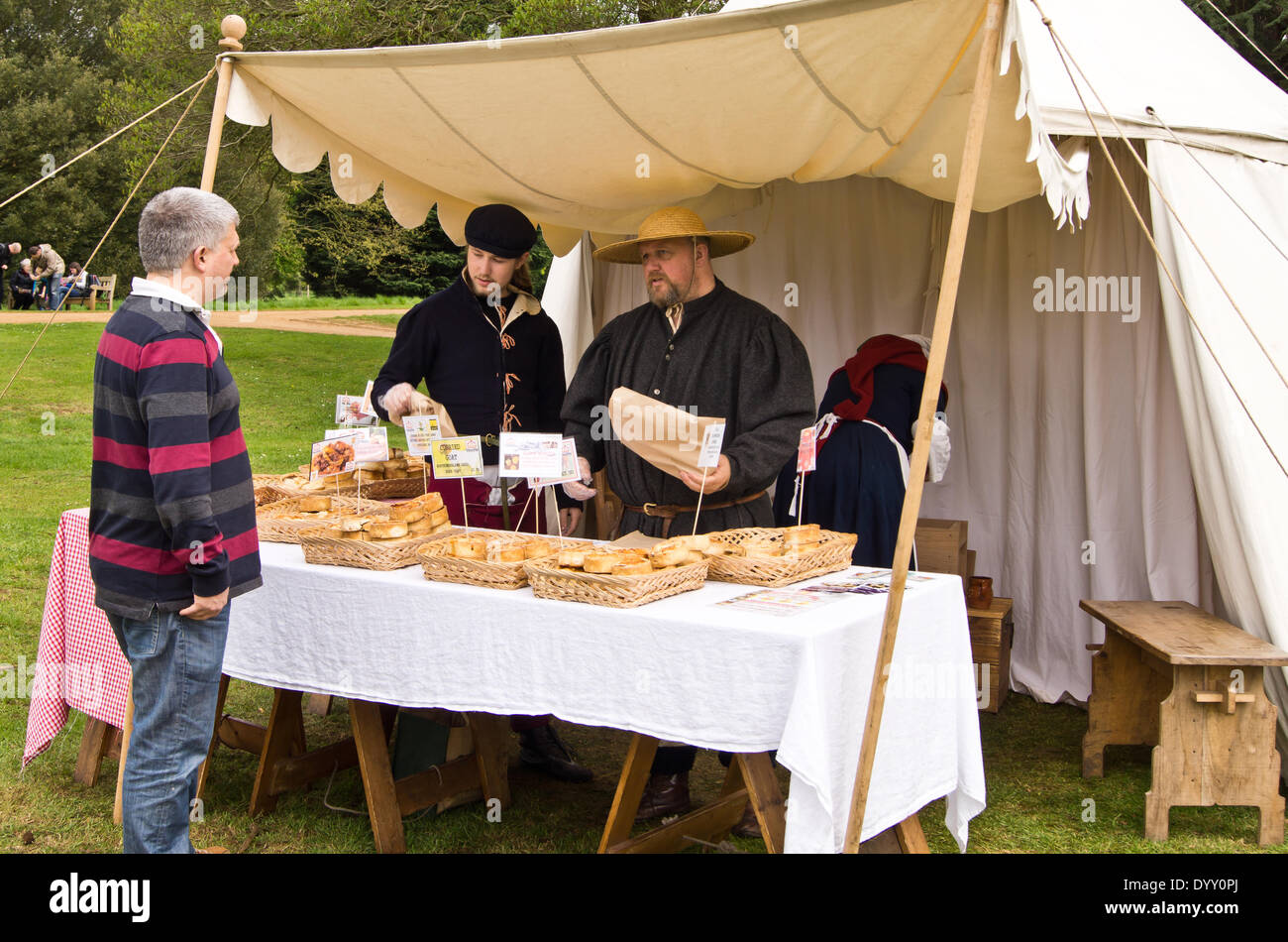 Pie stall hi-res stock photography and images - Alamy