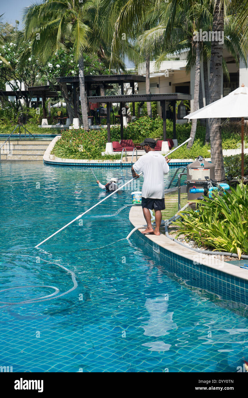 Male pool cleaning hi-res stock photography and images - Alamy