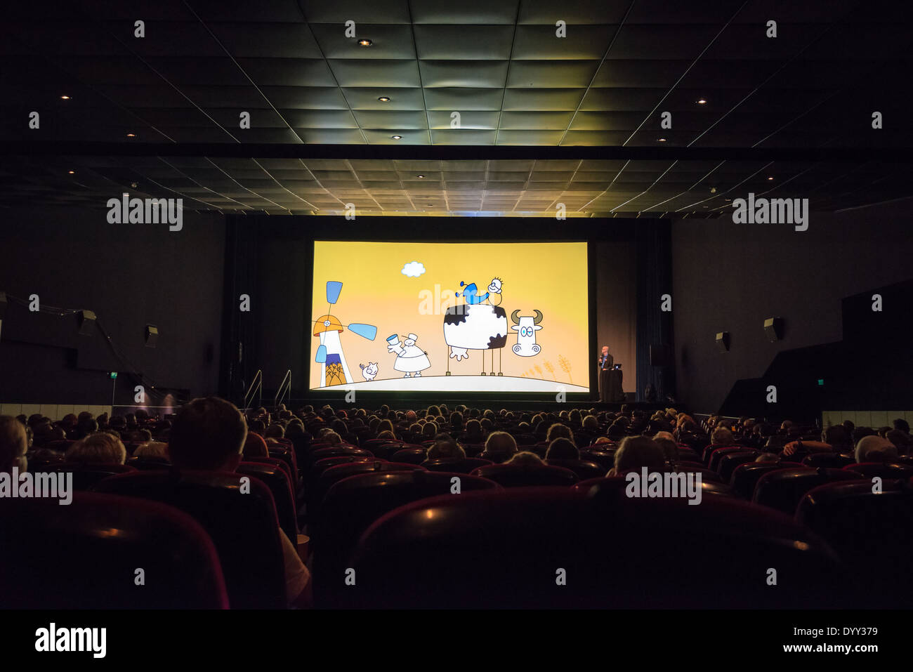 Movie theater screen hi-res stock photography and images - Alamy