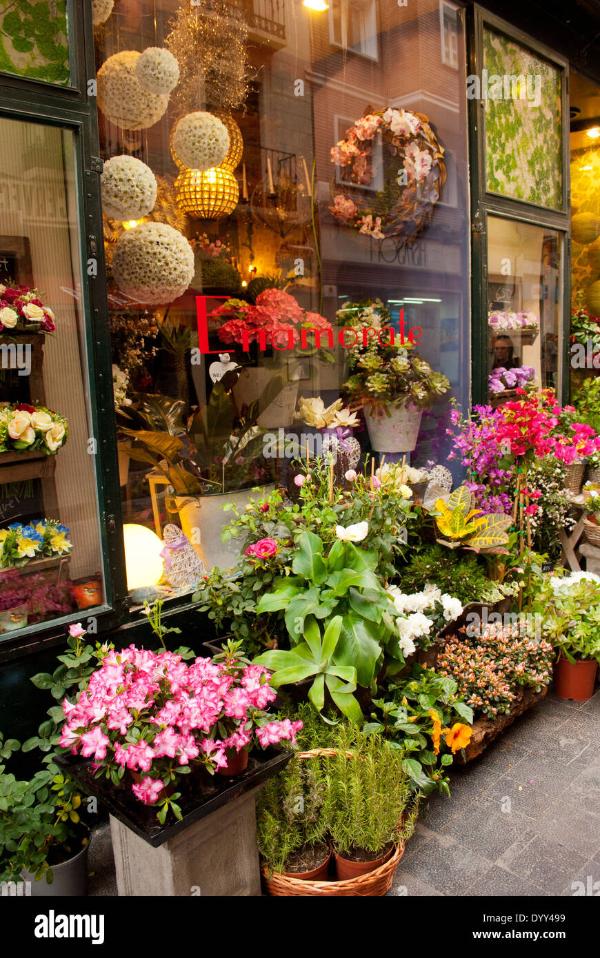 Flower shop spain hi-res stock photography and images - Alamy