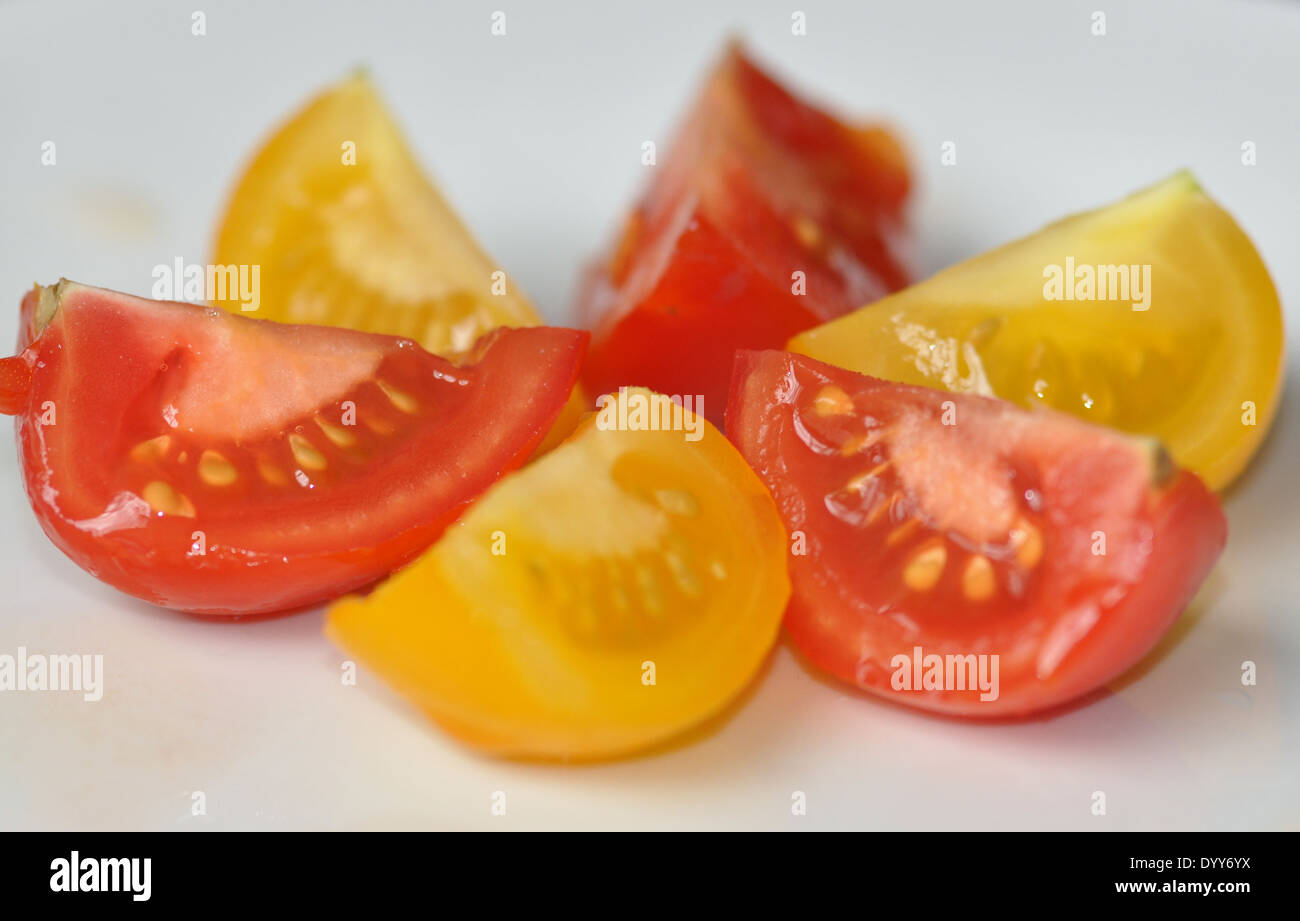 Yellow tomatoes hi-res stock photography and images - Alamy