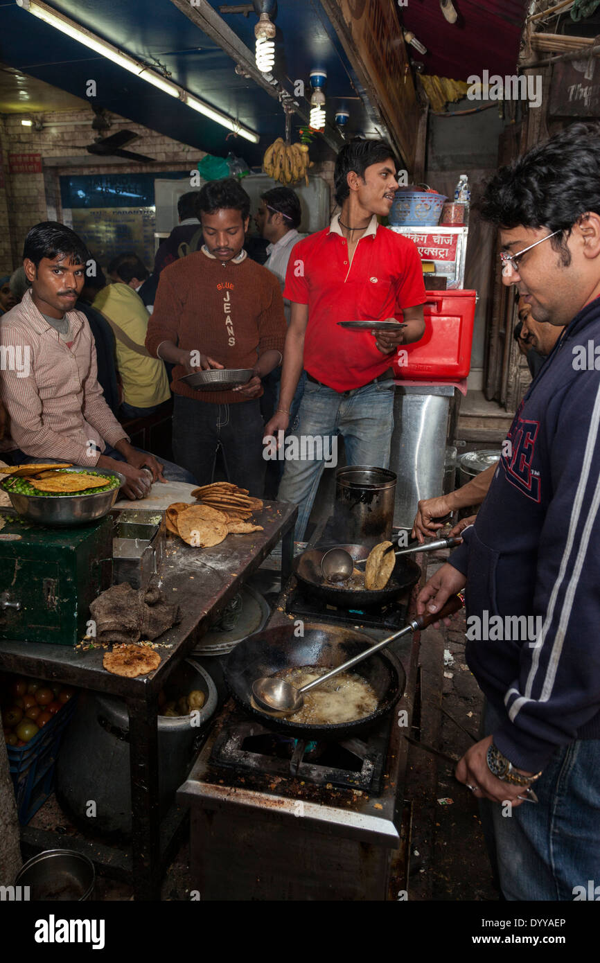 India fast food restaurant hi-res stock photography and images - Alamy