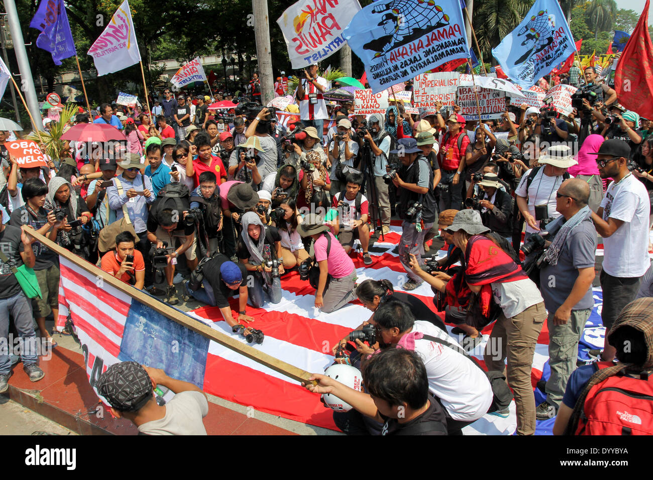Manila, Philippines. 28th Apr, 2014. Thousand join the mass protest as ...