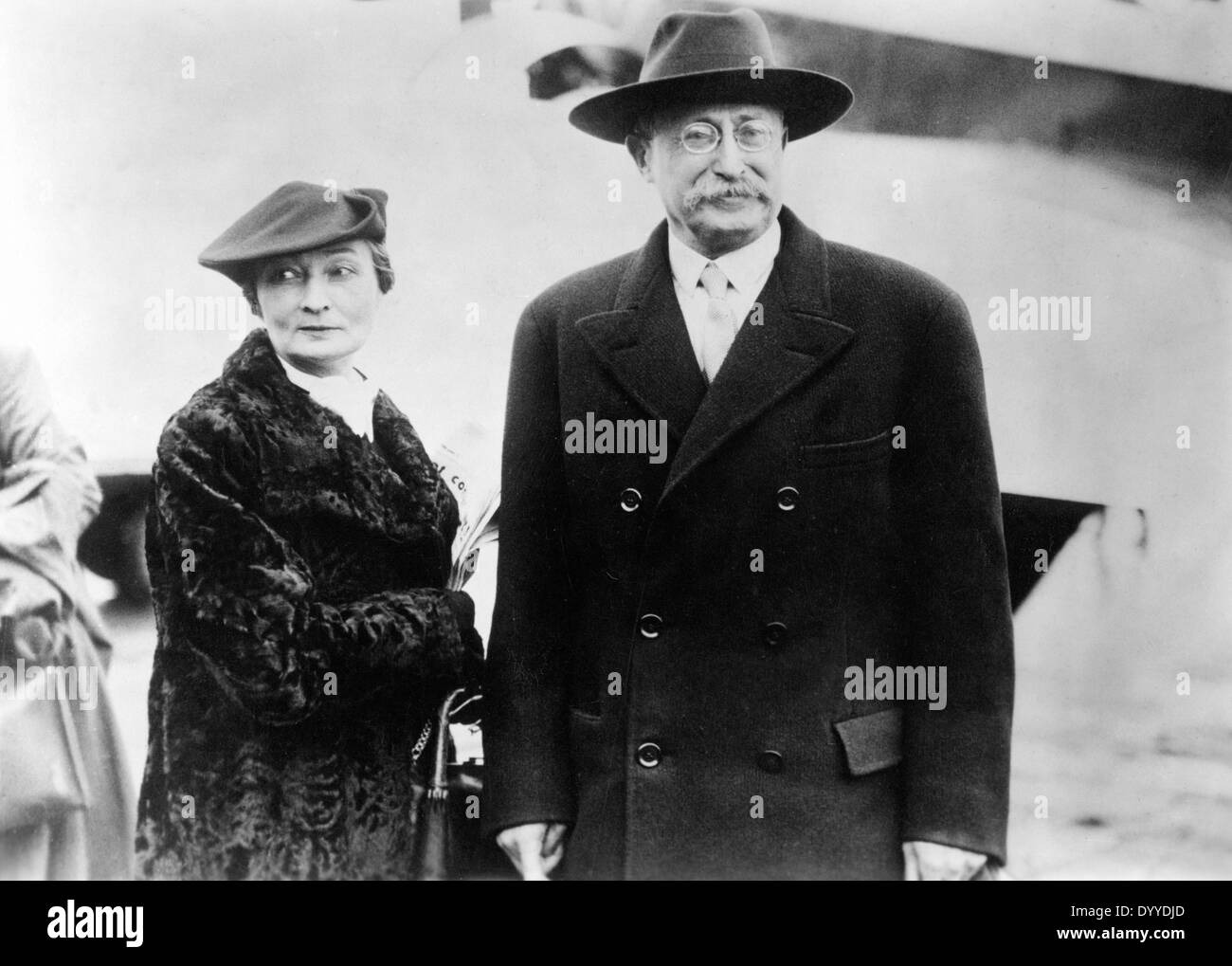 Leon 1872 1933 hi-res stock photography and images - Alamy