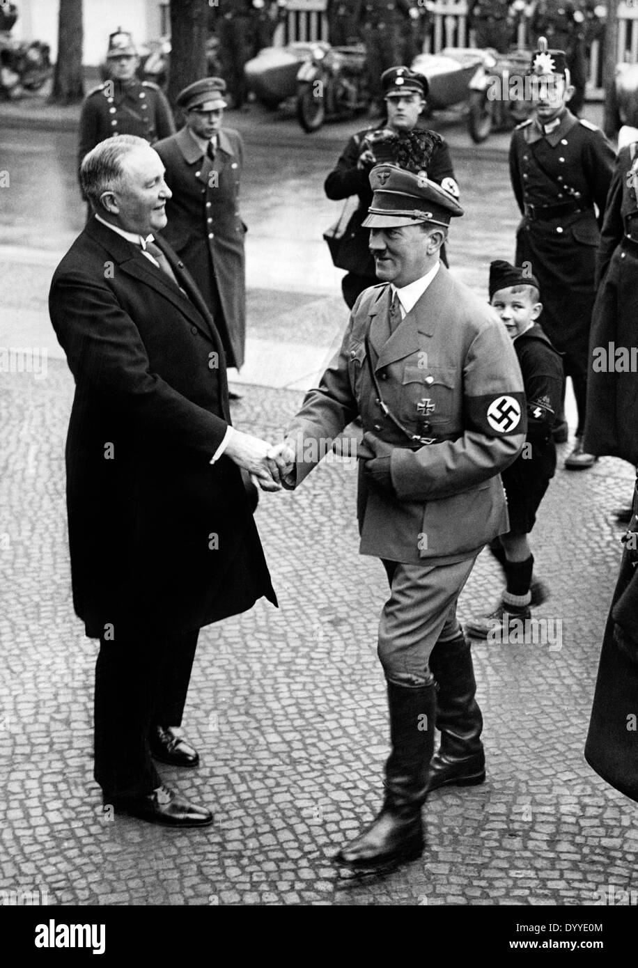 Adolf hitler arriving in hi-res stock photography and images - Alamy