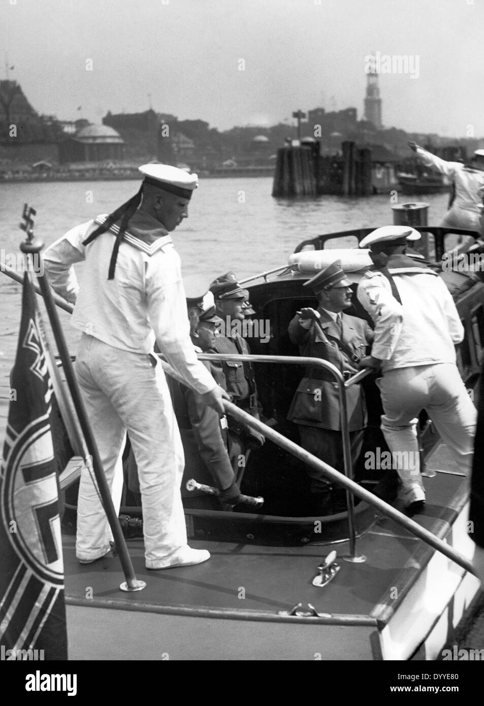 General admiral ship hi-res stock photography and images - Alamy