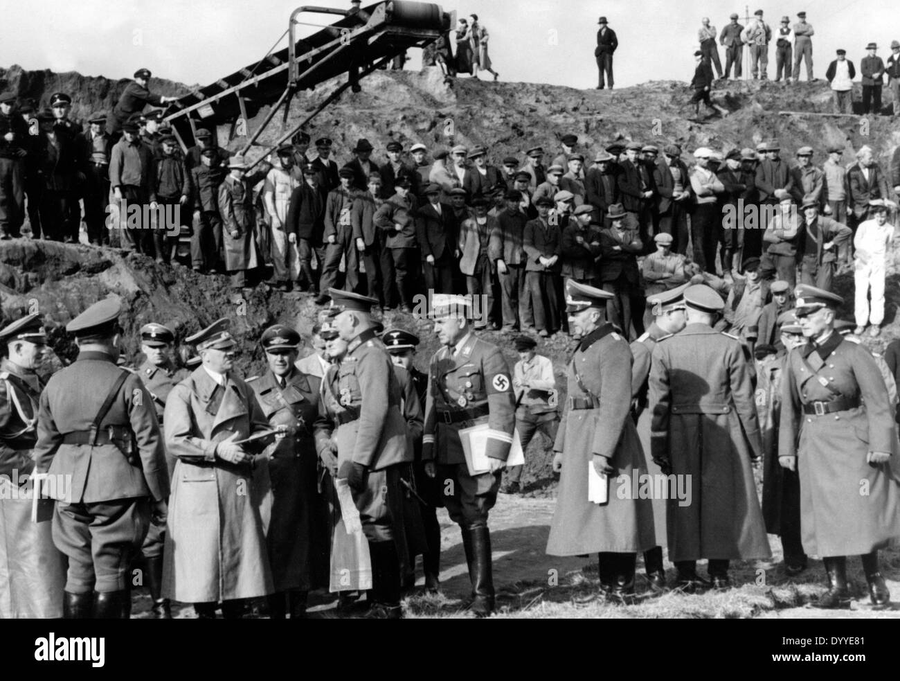 Adolf Hitler with other Wehrmacht officers at the Siegfried Line, 1939 ...