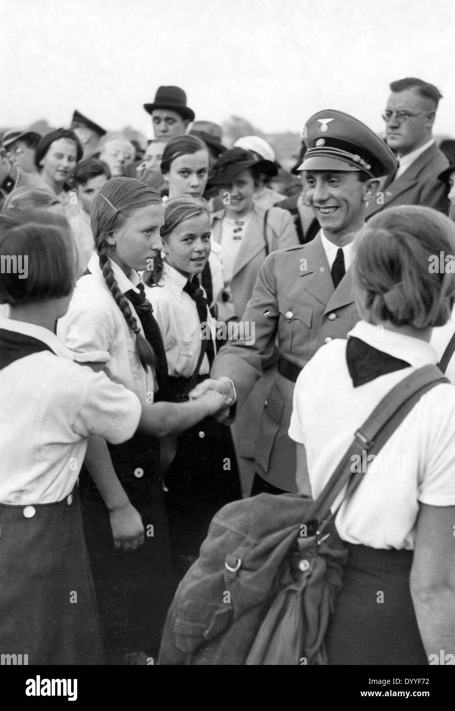 Joseph goebbels 1932 hi-res stock photography and images - Alamy