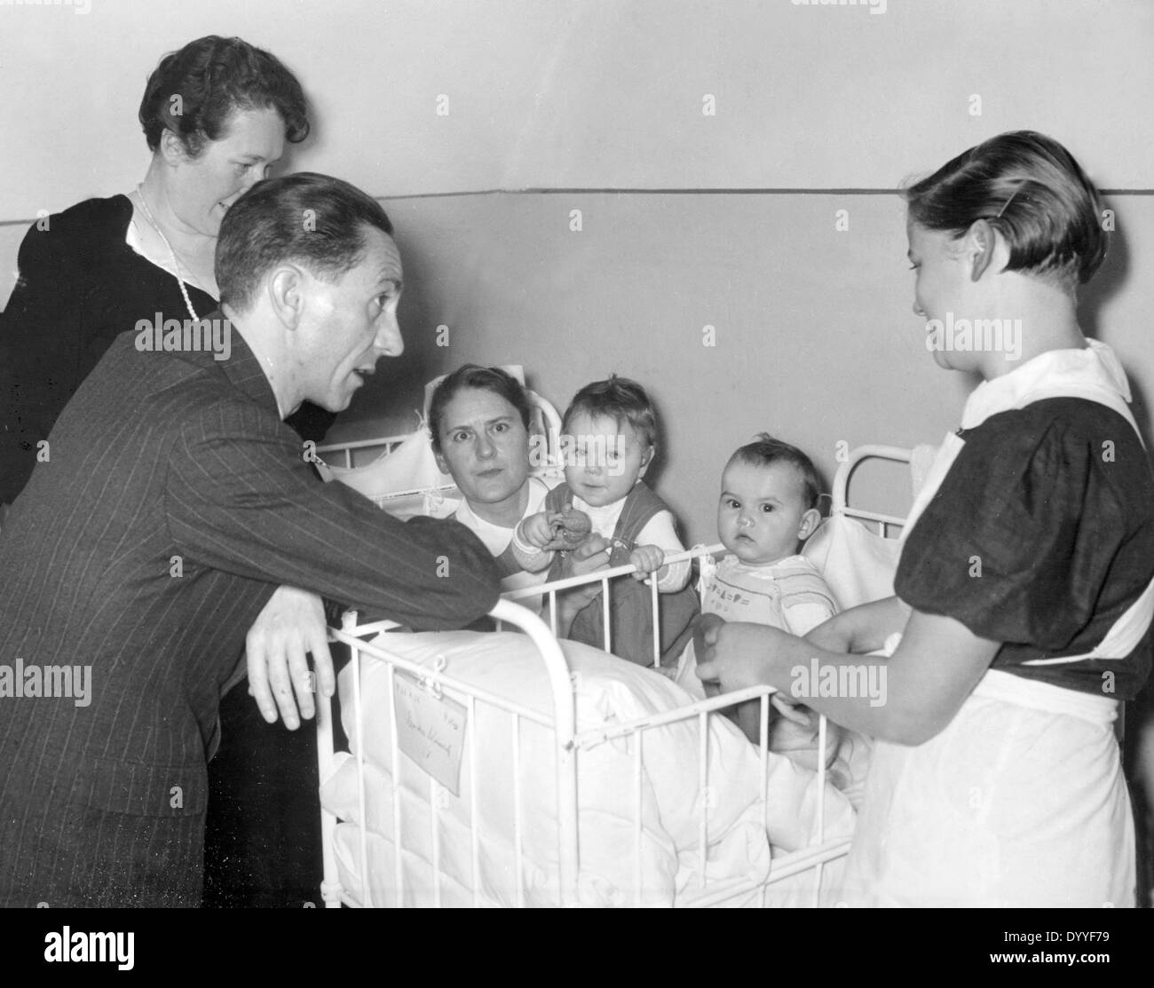 Joseph goebbels 1932 hi-res stock photography and images - Alamy