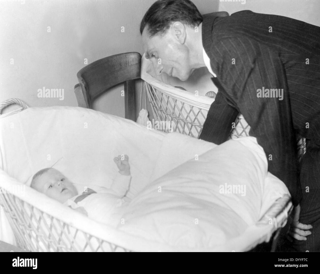Joseph goebbels 1932 hi-res stock photography and images - Alamy