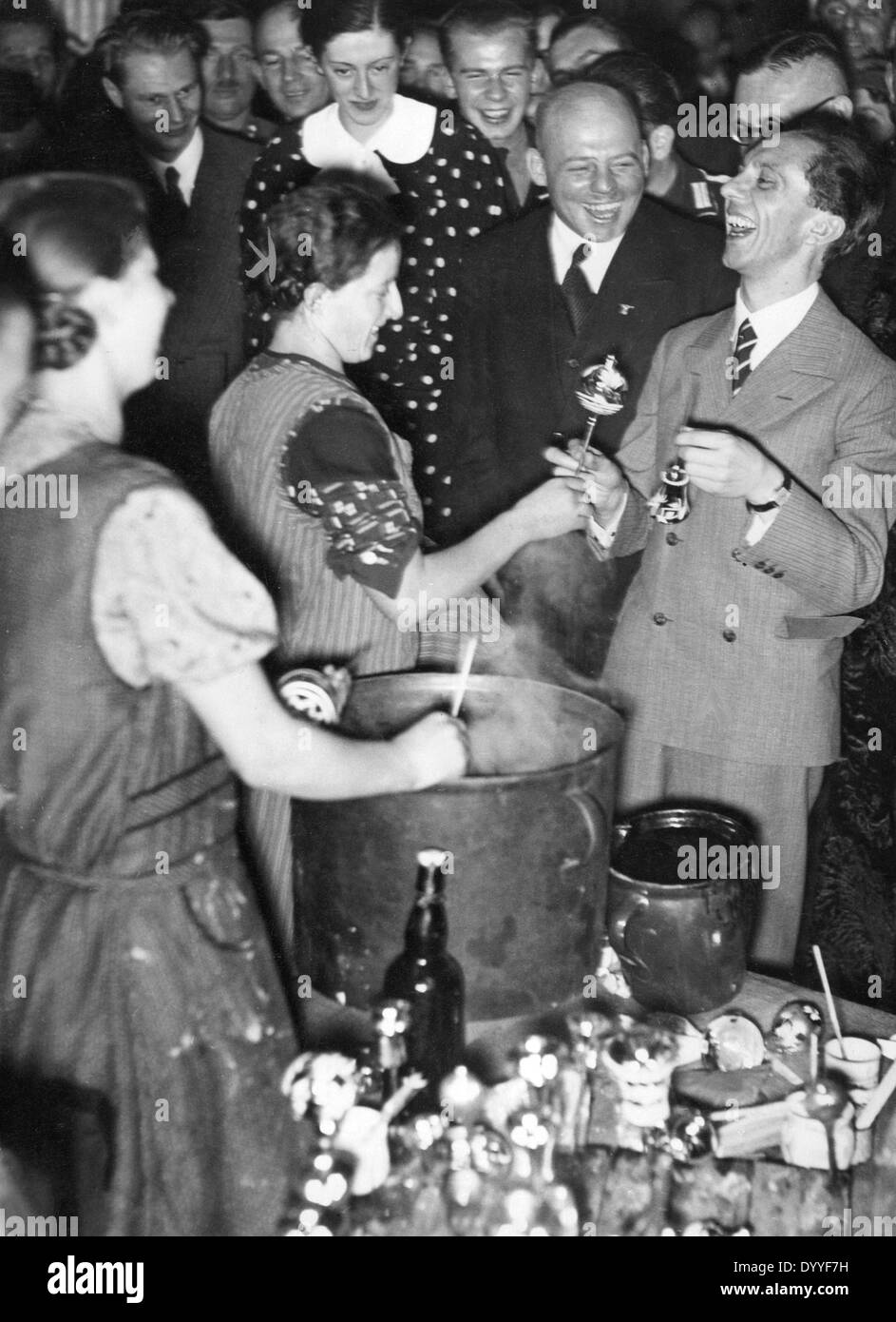 Joseph goebbels 1932 hi-res stock photography and images - Alamy