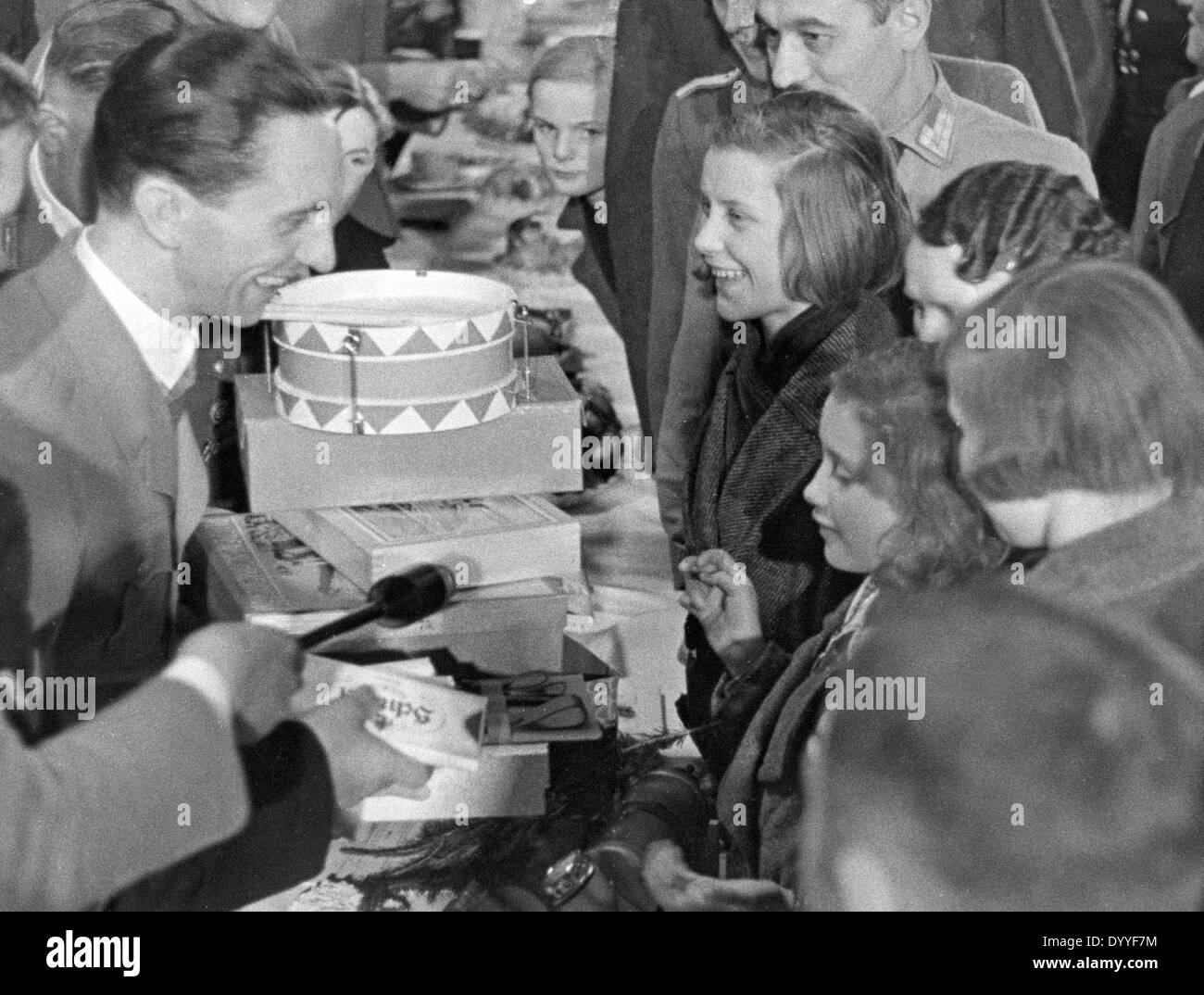 Joseph goebbels 1932 hi-res stock photography and images - Alamy